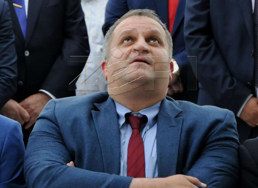 Shpend Ahmetit i humbin krahët në Prishtinë - Lajmet e fundit - Zëri