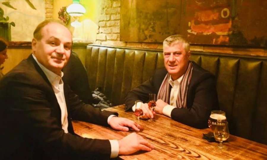 Presidenti Thaçi e Enver Hoxhaj nisin festën me nga një gotë raki ...