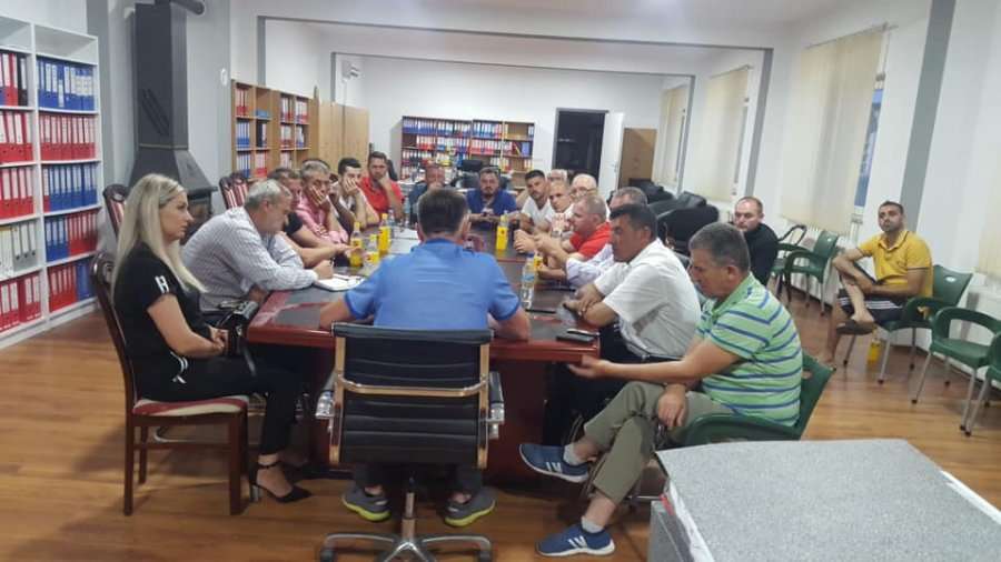 Gani Dreshaj mbledhë nëndegët në Istog: AAK partia me rritjen më të ...