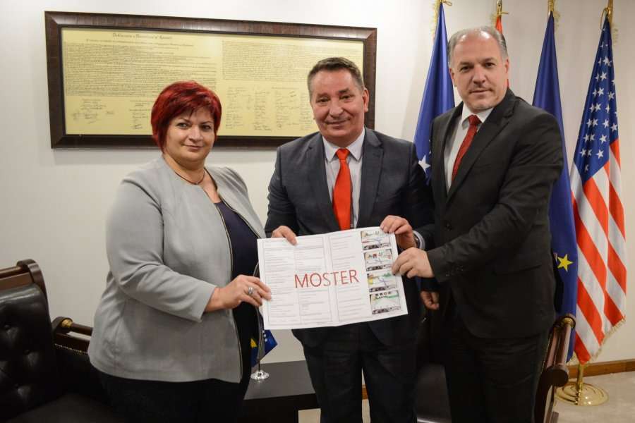 Testi për patentë shoferë tash edhe në gjuhën turke - Lajmet e fundit ...