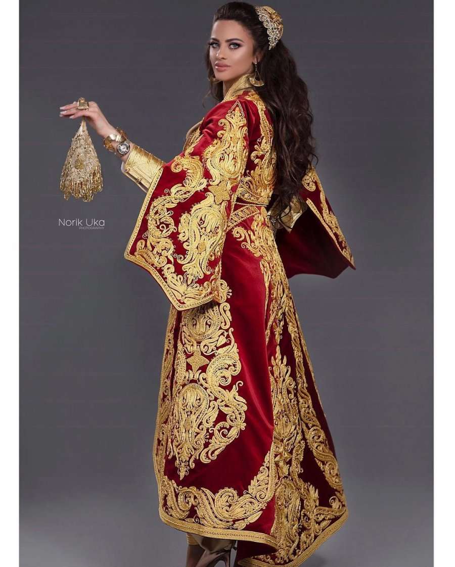 Remzie Osmani kështu dukej si nuse, e veshur në dimi e dallamë - Lajmet ...