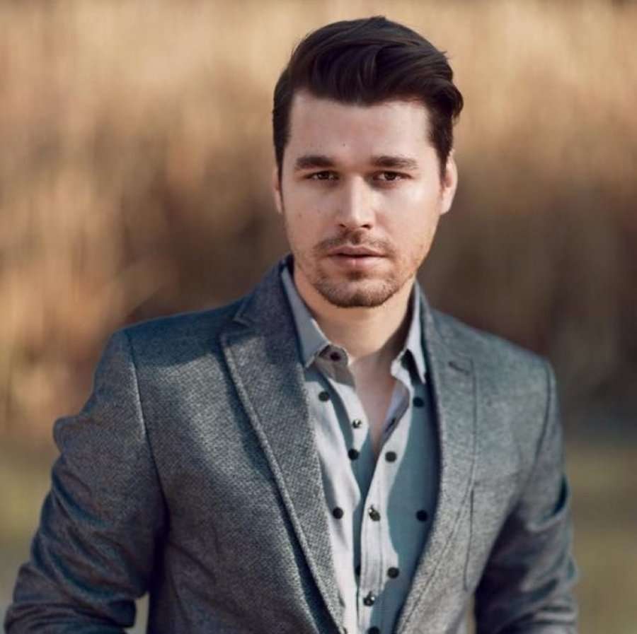 Alban Skënderaj jep detaje lidhur me koncertin që do ta mbajë në ...