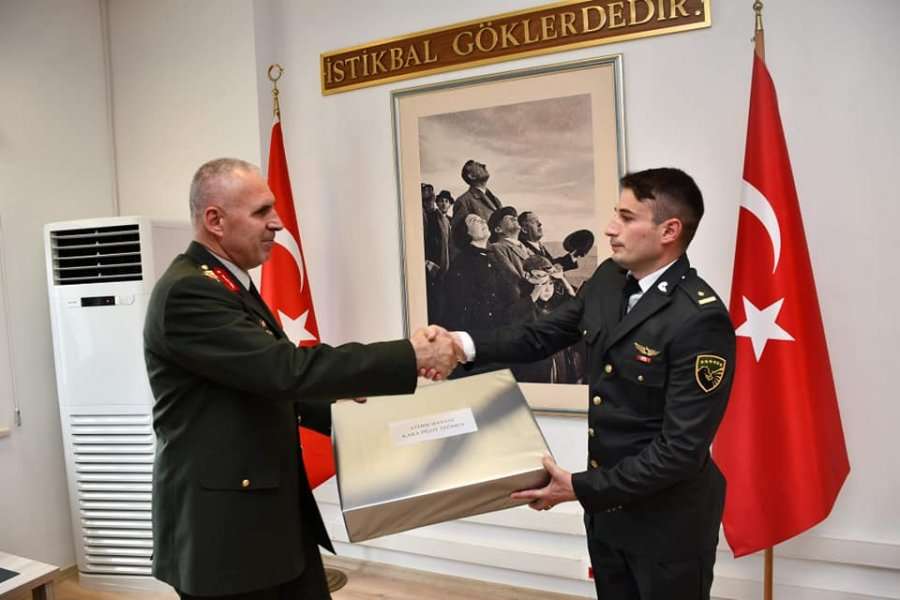 Pjesëtari i FSK-së i dyti në shkollën për pilot helikopteri në Turqi ...