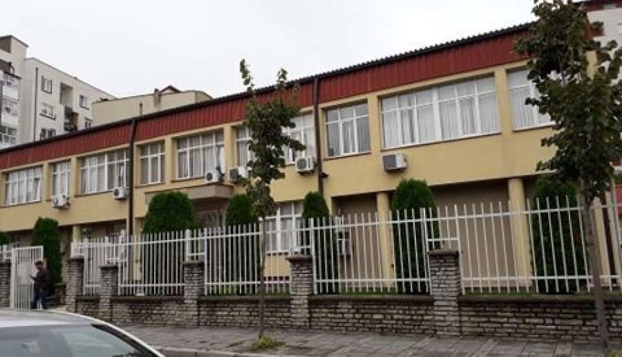 U lidh ilegalisht në rrjetin elektrik, dënohet me 150 euro gjobë ...