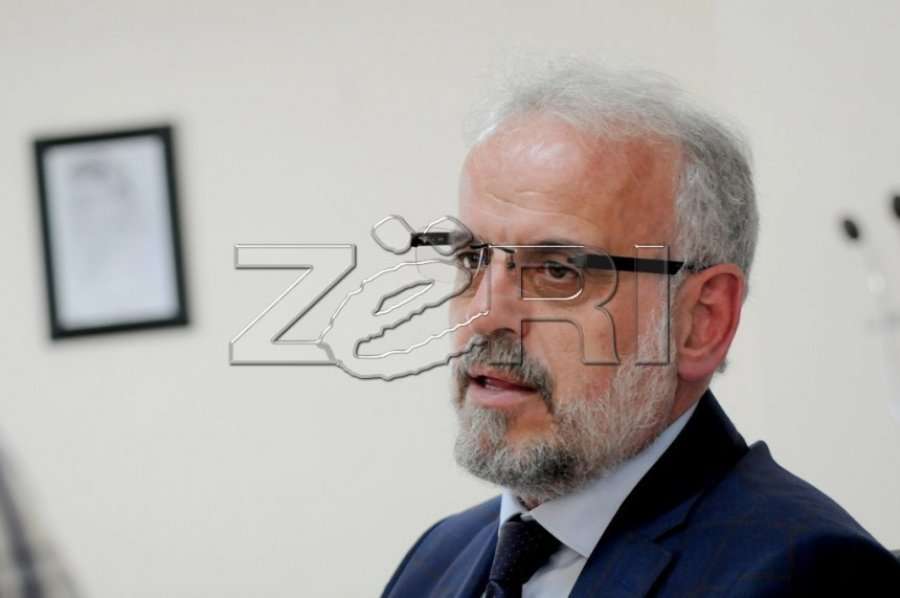 Talat Xhaferi flet në gjuhën shqipe në Parlamentin Evropian: Bullgaria ...