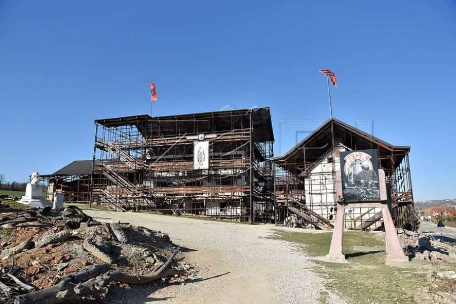 Mbi 13 milionë veta kanë vizituar Kompleksin Memorial “Adem Jashari” në ...