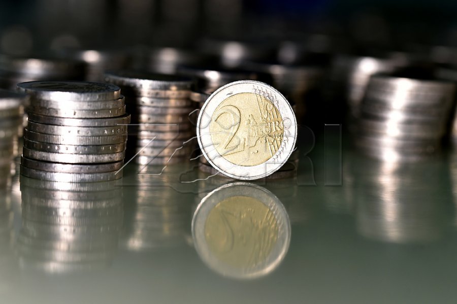 Rreth 1000 euro monedha dyshe false deponohen në banka, në Vushtrri e ...