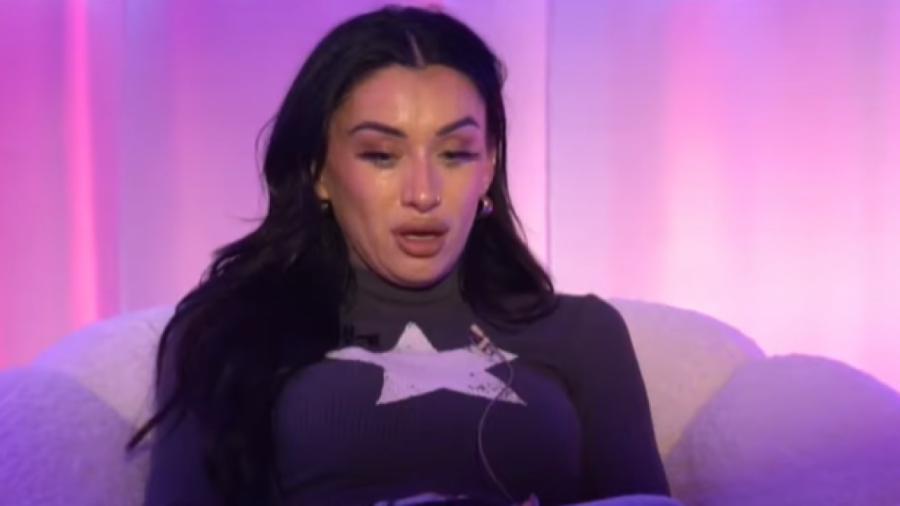 Historia prekëse e Albyt: Divorci i prindërve, aktrimi e deri tek ...