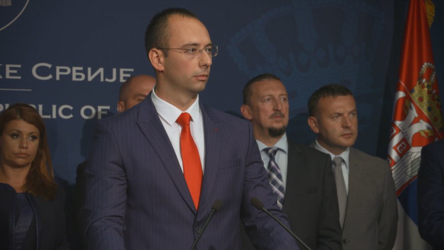 Nënkryetari i Listës Serbe thirret në Kushtetutën e Kosovës kur flet ...