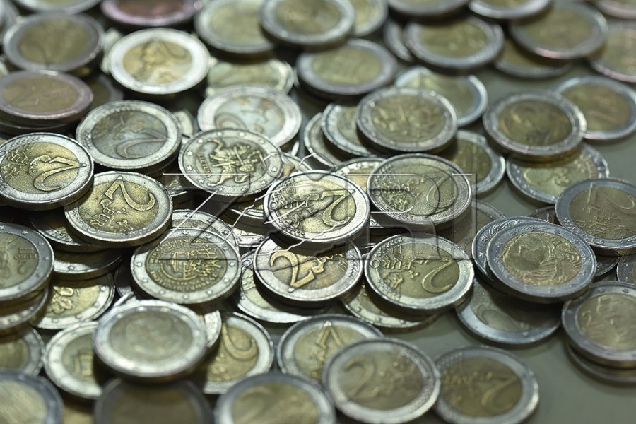 Rrjeti që infektoi Kosovën me monedha false - Lajmet e fundit - Zëri