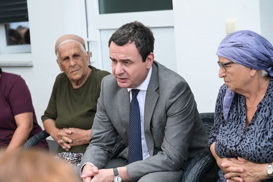 Kurti takon gratë e Krushës së Vogël në Ditën Ndërkombëtare të ...