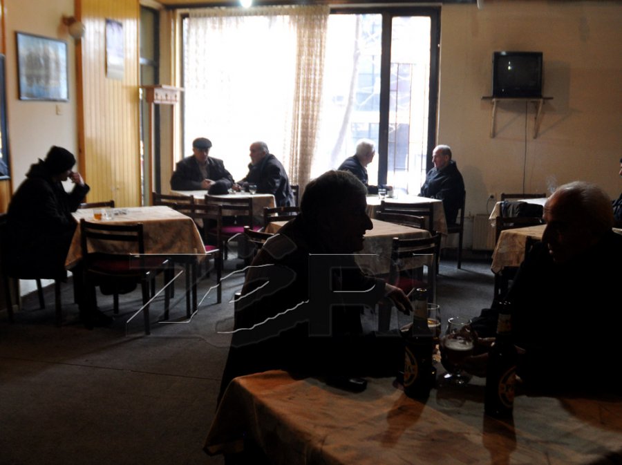 Pensionistët, të pakënaqur me nivelin e rritjes së pensioneve - Lajmet ...