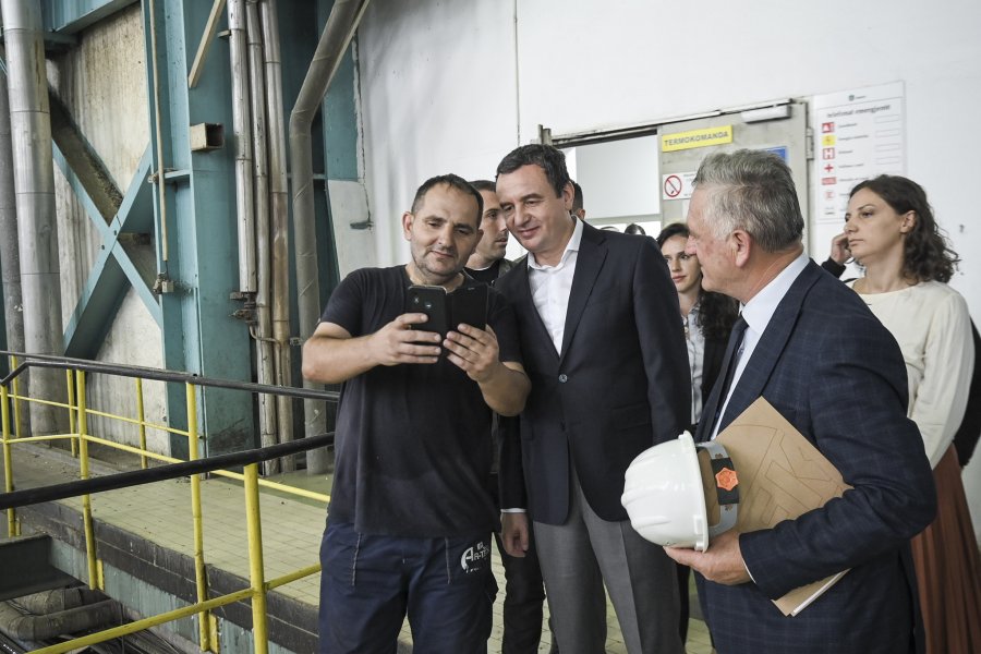 Punësohen 149 punëtorë të rinj në KEK - Lajmet e fundit - Zëri