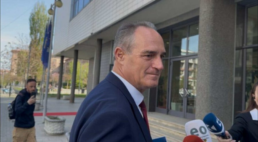 Hasani: Të gjithë të mirëpritur për kryeparlamentar, përpos Gërvallës ...