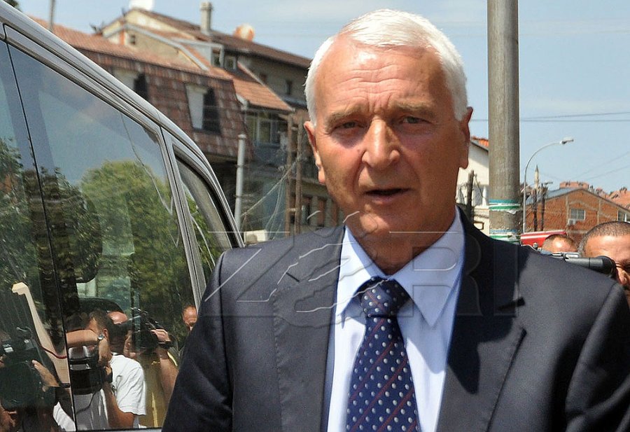 Osmani ngushëllon familjen Bukoshi - Lajmet e fundit - Zëri