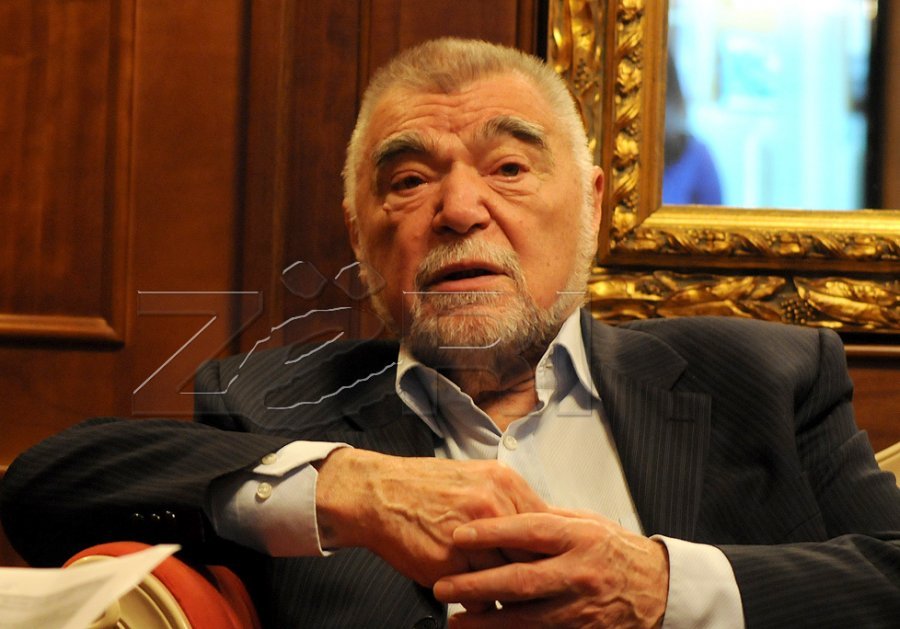 Ish-presidenti kroat Mesiç: Vuçiqi s’ka pse shqetësohet, marrëveshja me ...