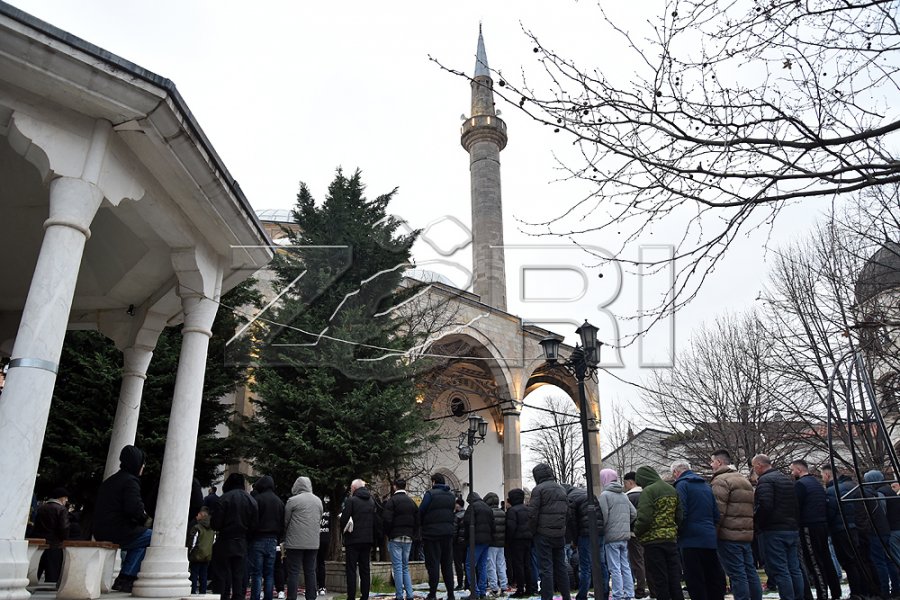 Rama uron Bajramin: Festë drite, shprese dhe harmonie për të gjithë ...